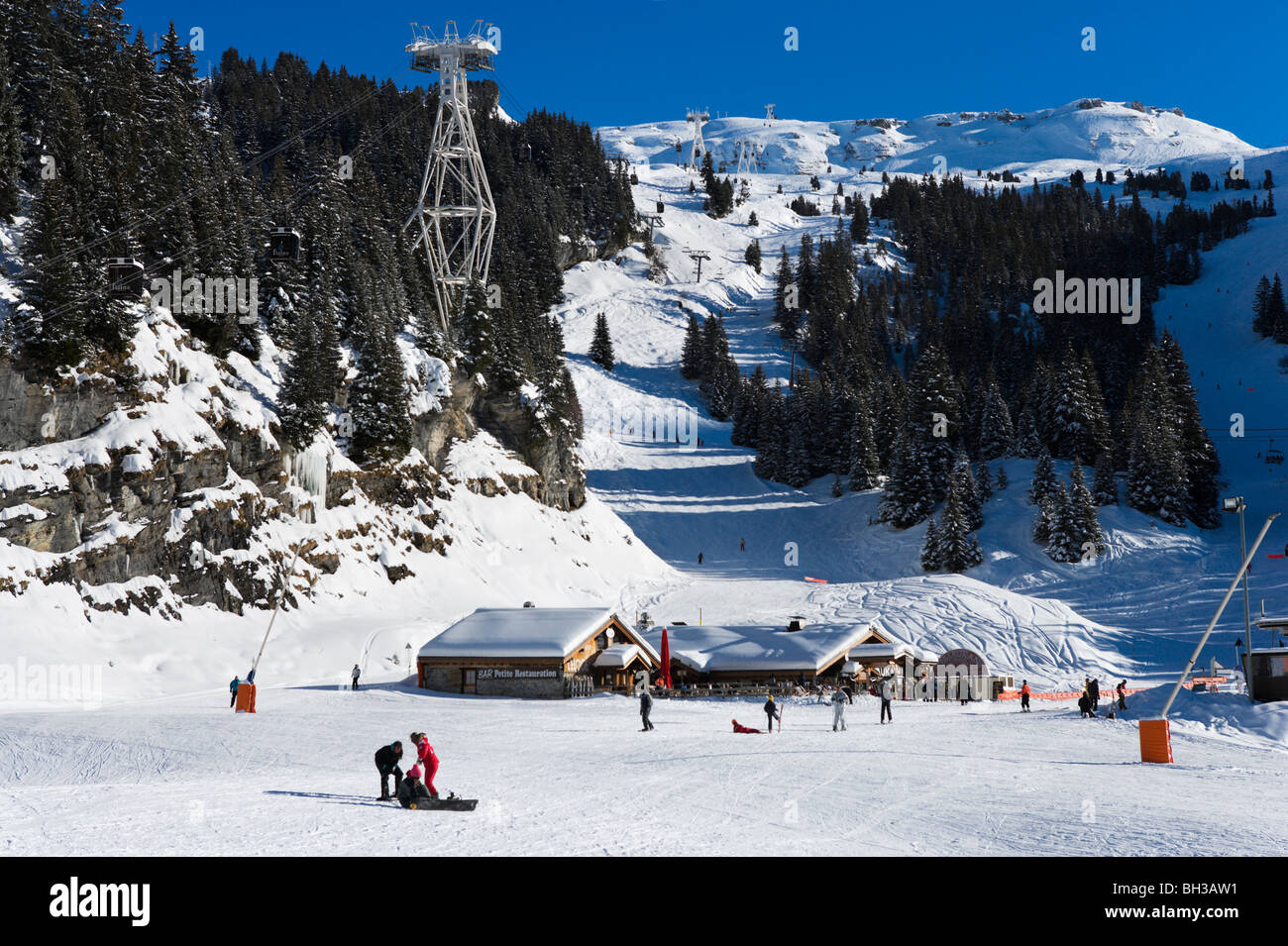 Bars & restaurants at bottom of the slopes beneath the Grandes ...