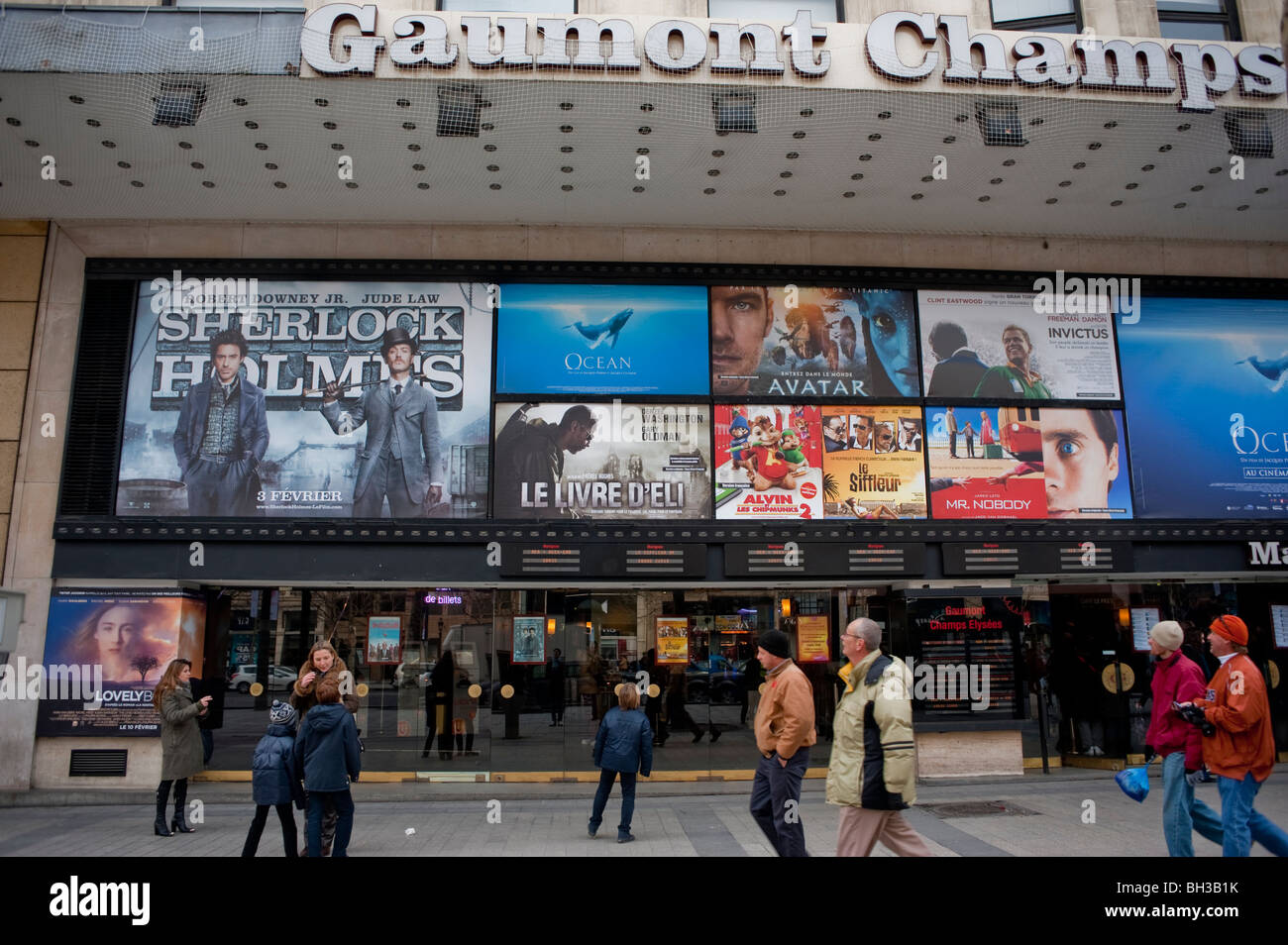 Cinema Billboard Stock Photos & Cinema Billboard Stock Images - Alamy