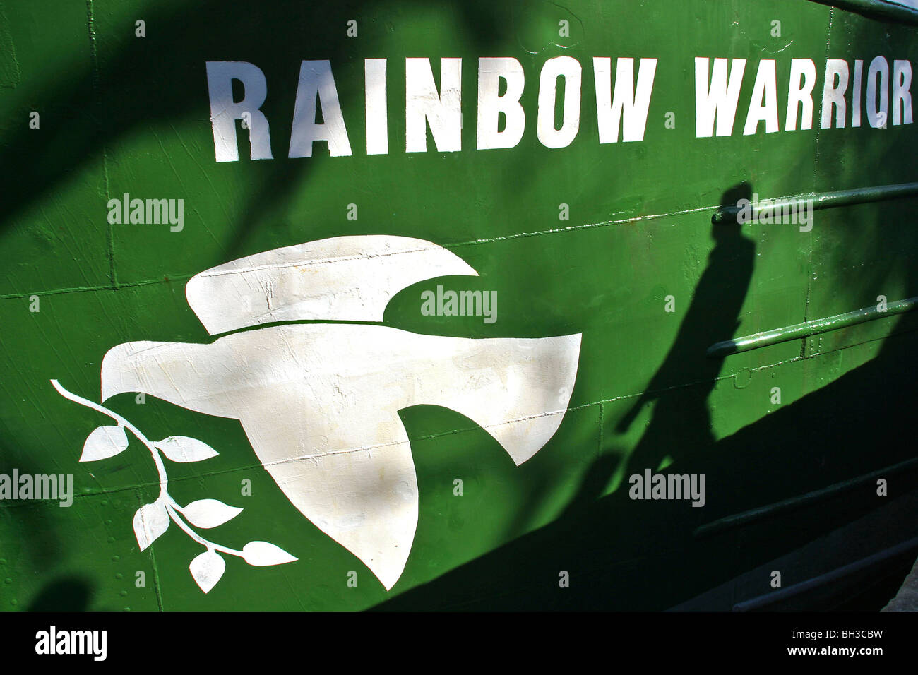 Greenpeaces ship rainbow warrior hi-res stock photography and images - Alamy