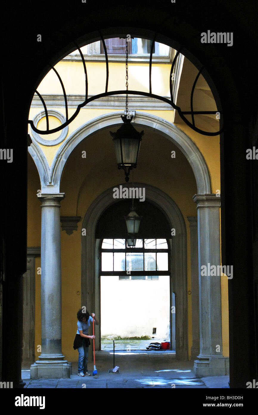 Florentine residence hi-res stock photography and images - Alamy