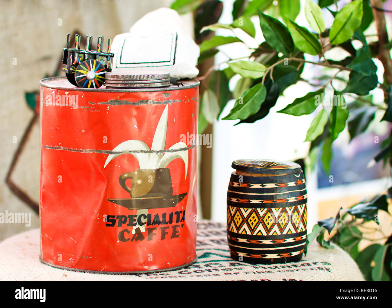 Coffee tin antique hi-res stock photography and images - Alamy