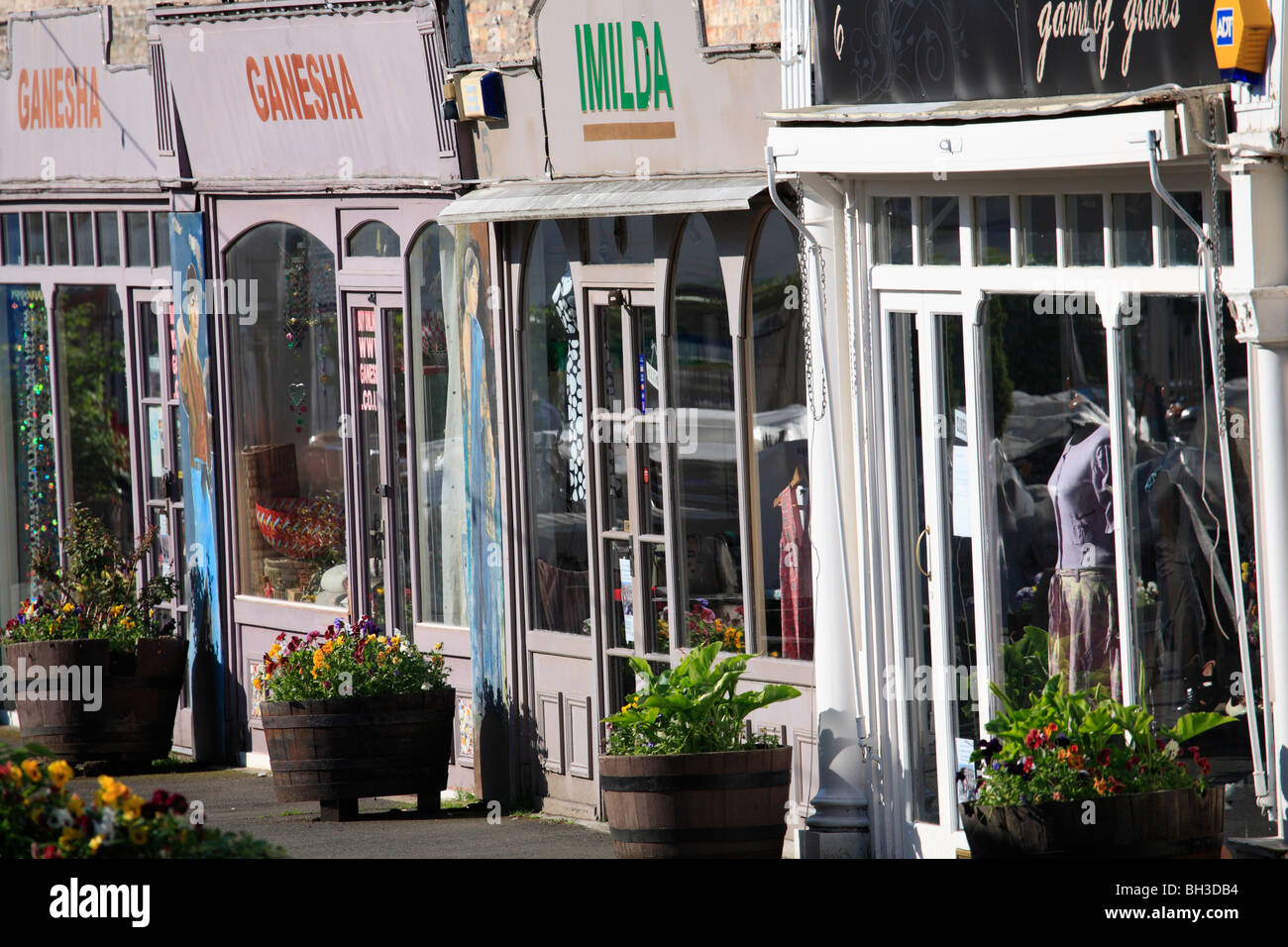 Old shop fronts hi-res stock photography and images - Alamy