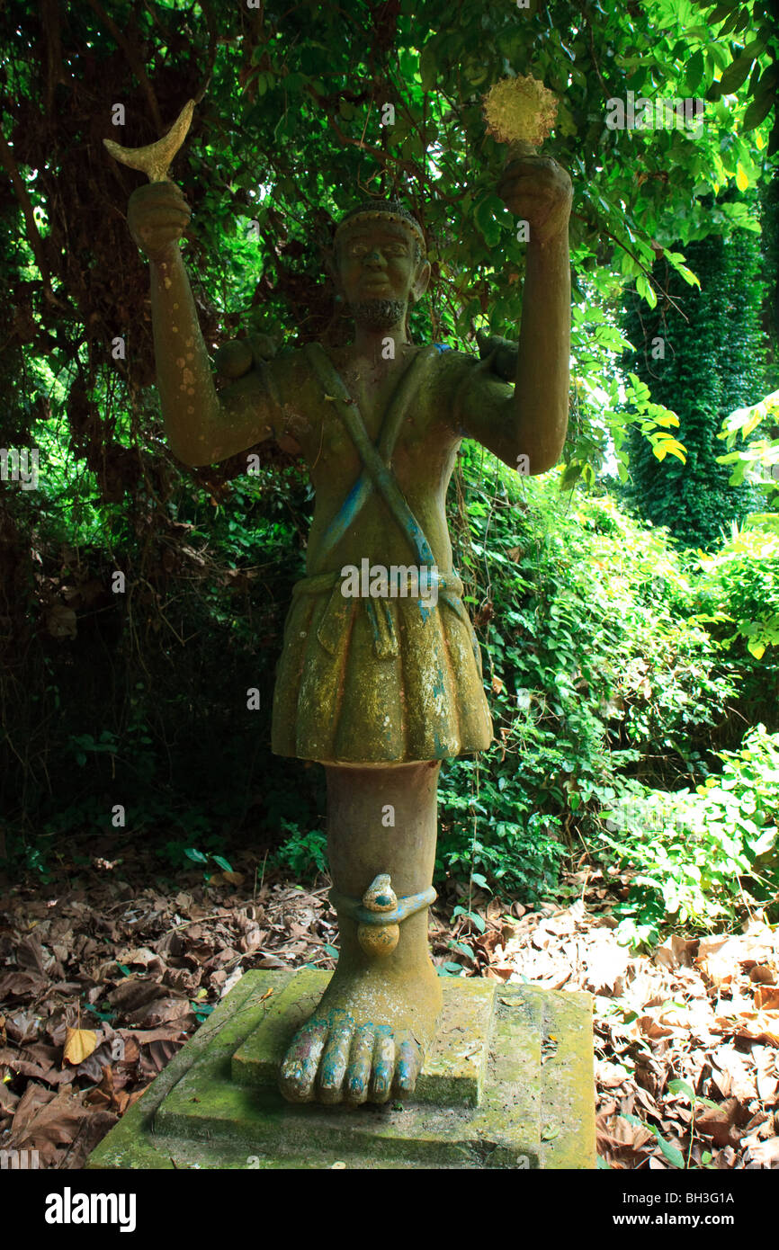 Africa Animist Benin Ouidah Sacred Forest Statue Stock Photo - Alamy
