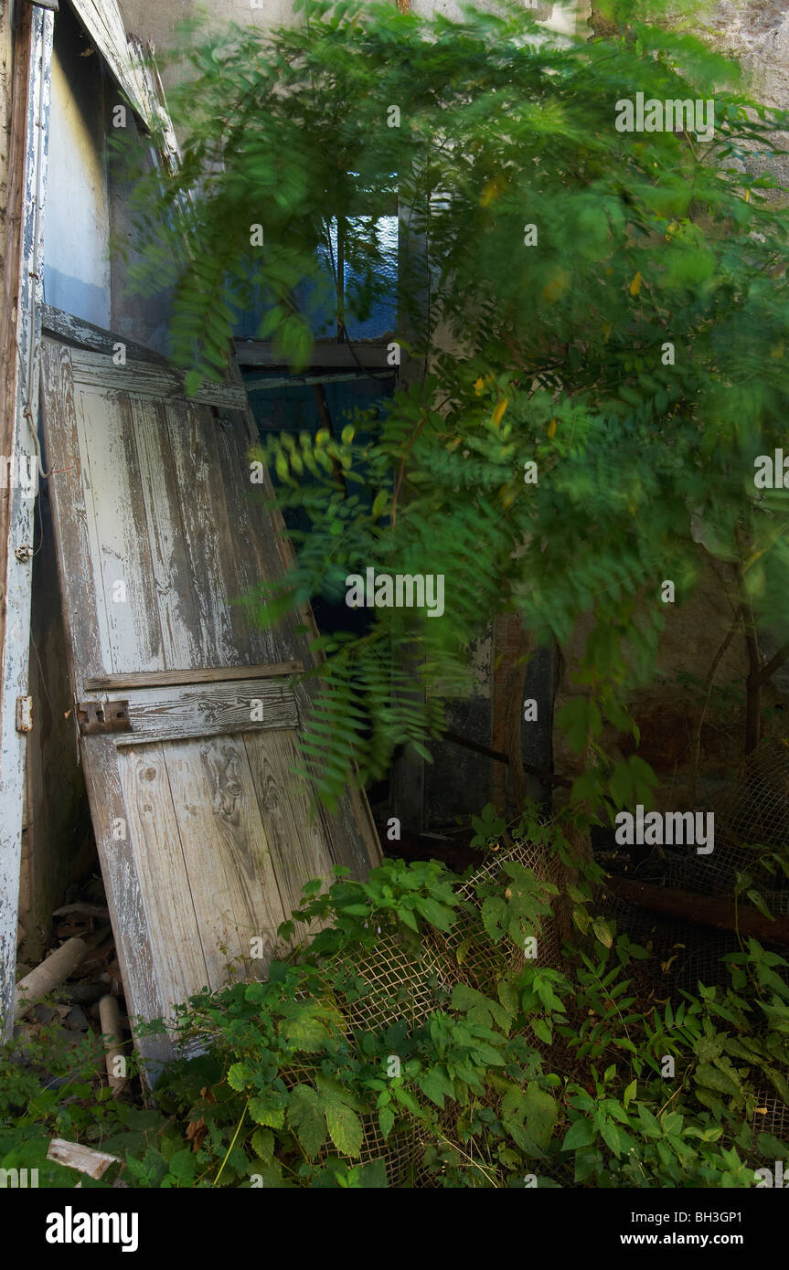 Falling l hi-res stock photography and images - Alamy