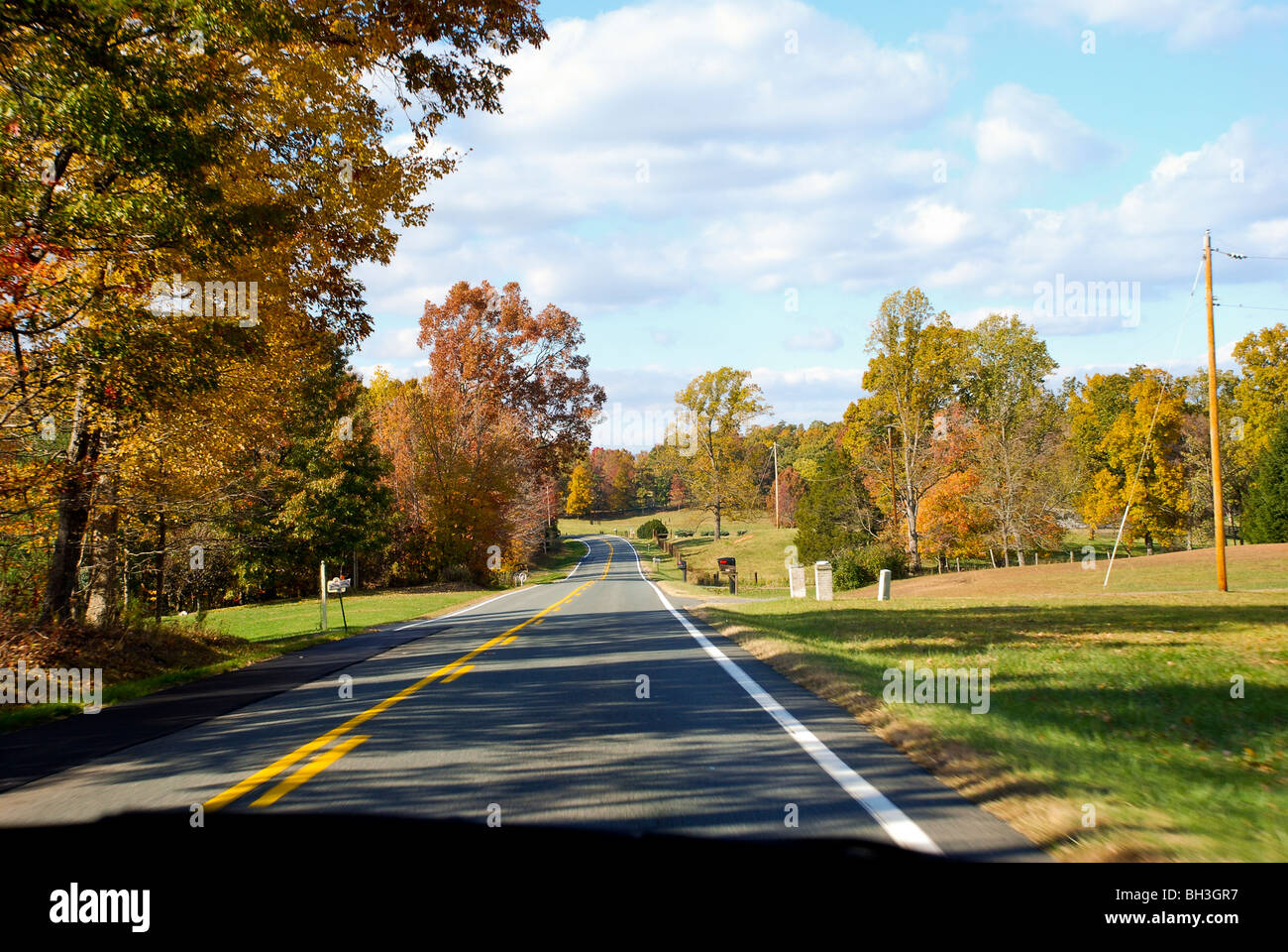 Fall color on the road to Waynesboro Virginia USA near the Skyline ...