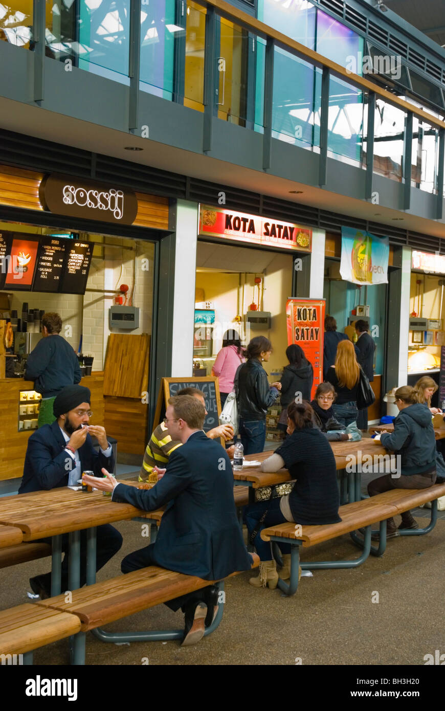 Food court england hi-res stock photography and images - Alamy