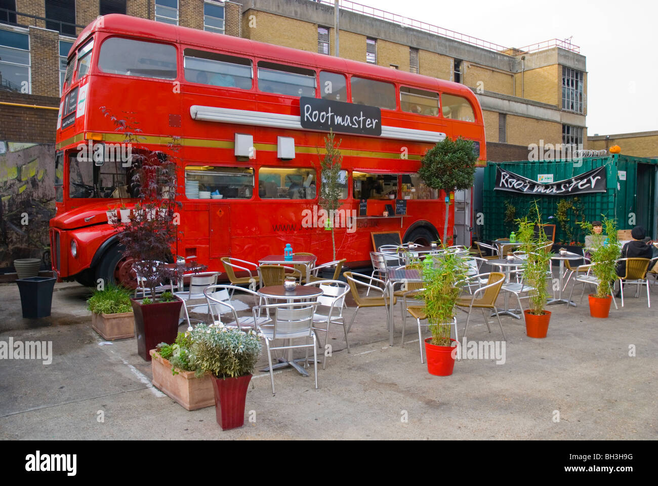 Double decker bus restaurant hi-res stock photography and images - Alamy