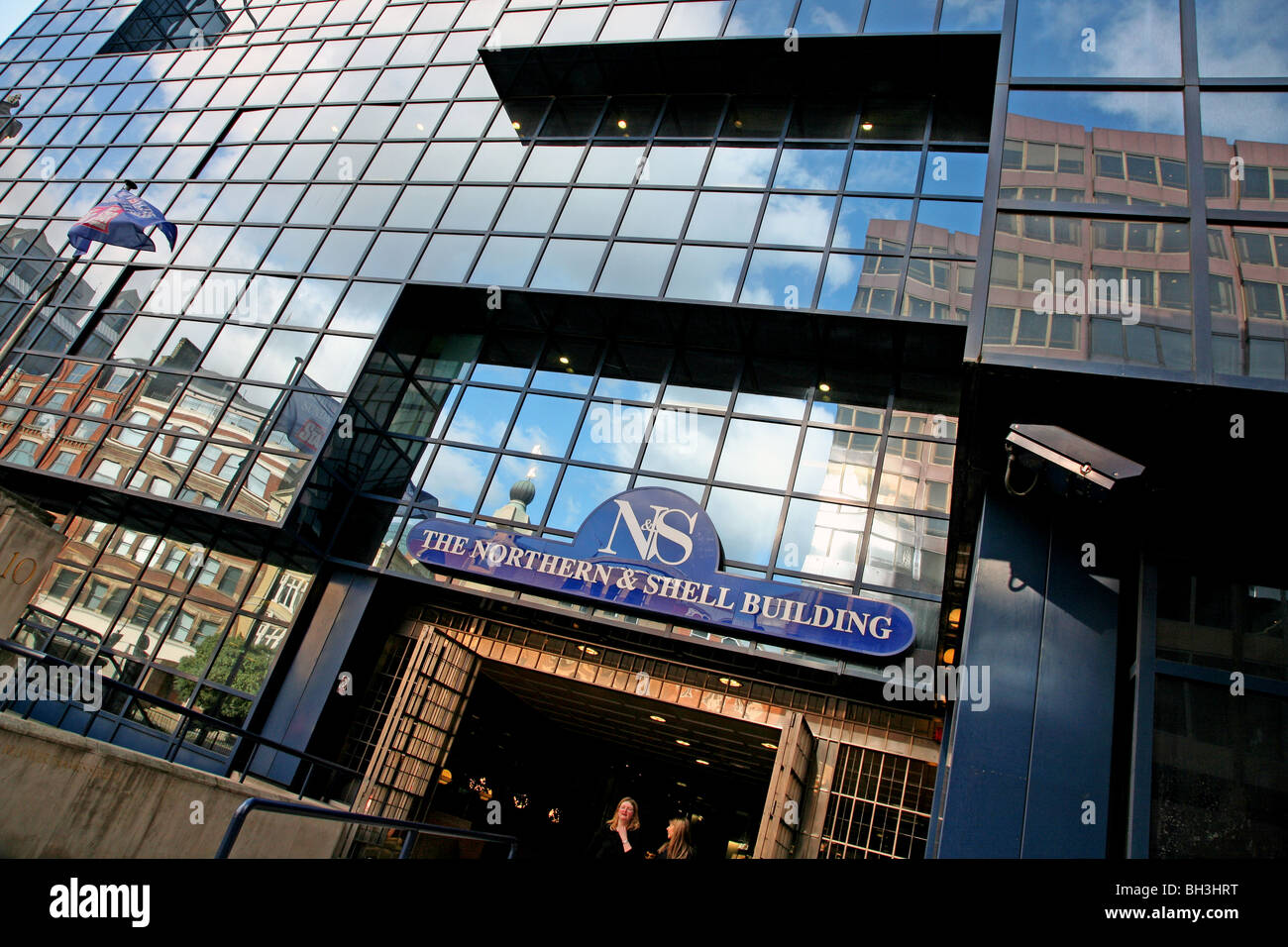 Shell express hi-res stock photography and images - Alamy