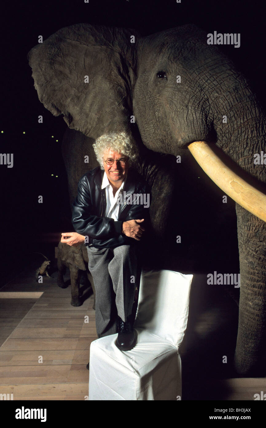 Annaud director hi-res stock photography and images - Alamy