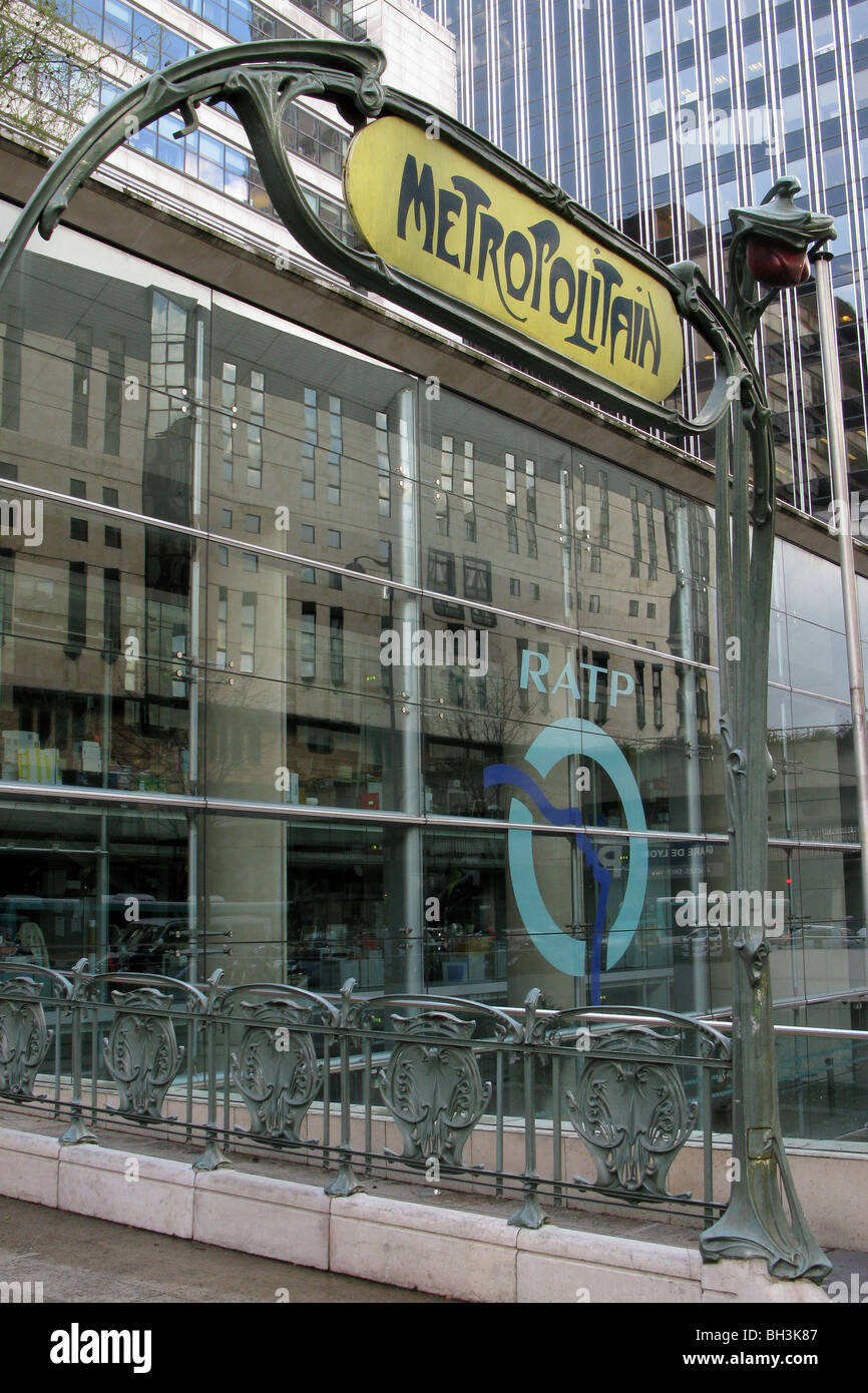 HEADQUARTERS OF THE RATP (PUBLIC TRANSPORT), PARIS Stock Photo - Alamy
