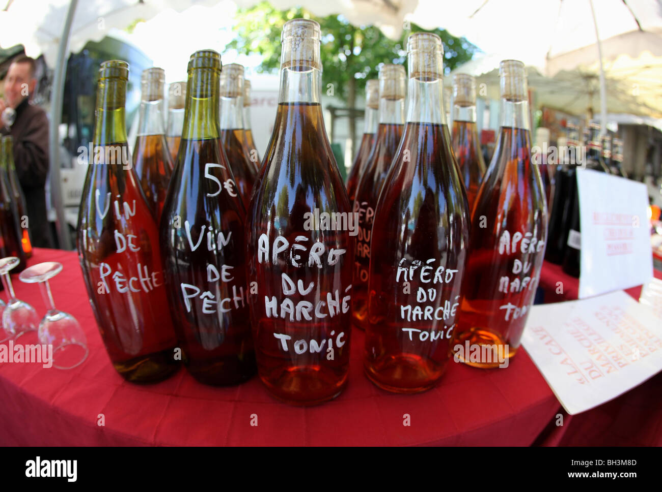 Village markets france hi-res stock photography and images - Alamy