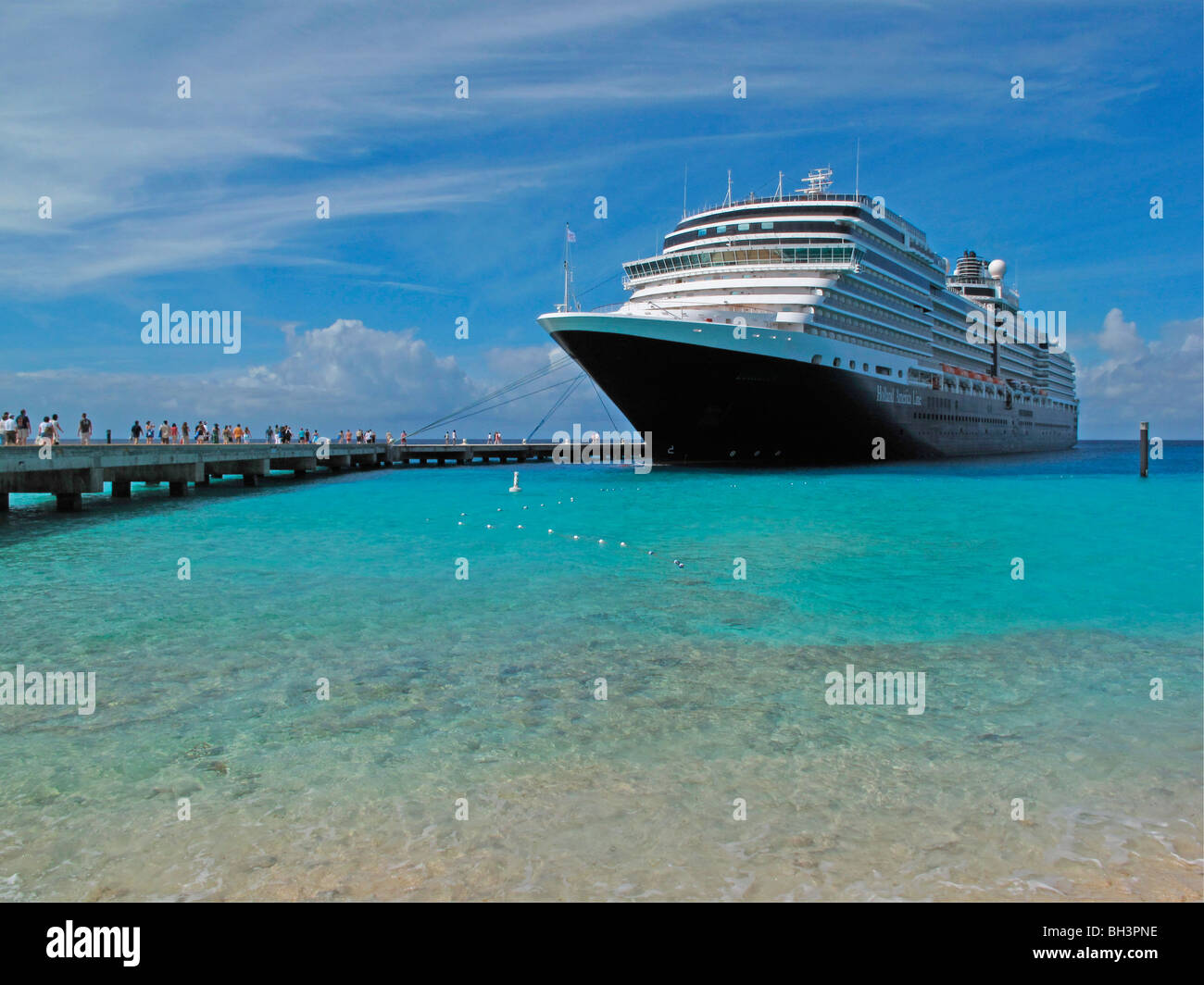 cruise ship coming into port Stock Photo - Alamy