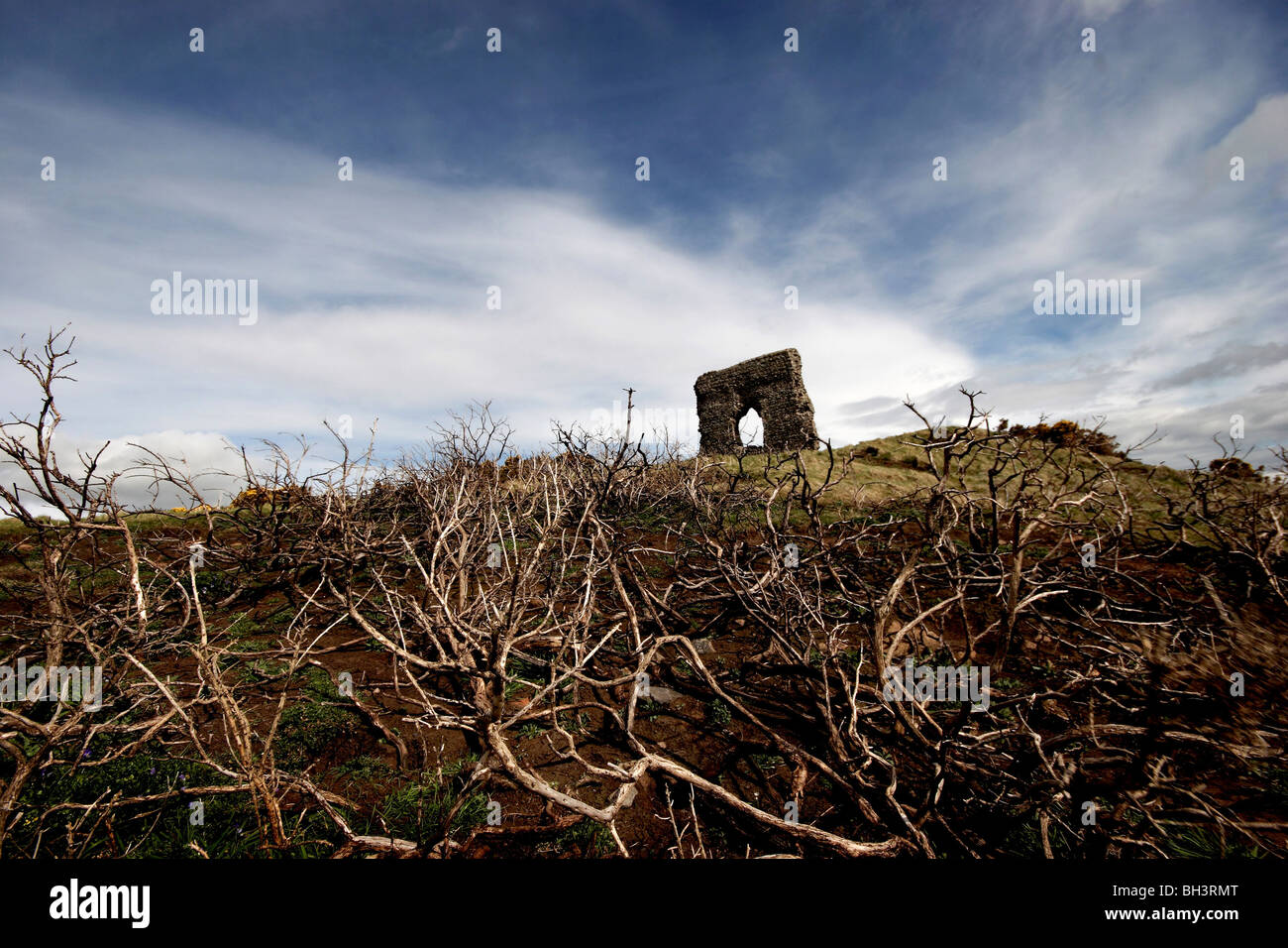 Ancient Pictish hillfort and castle ruins at Dunnideer Stock Photo - Alamy