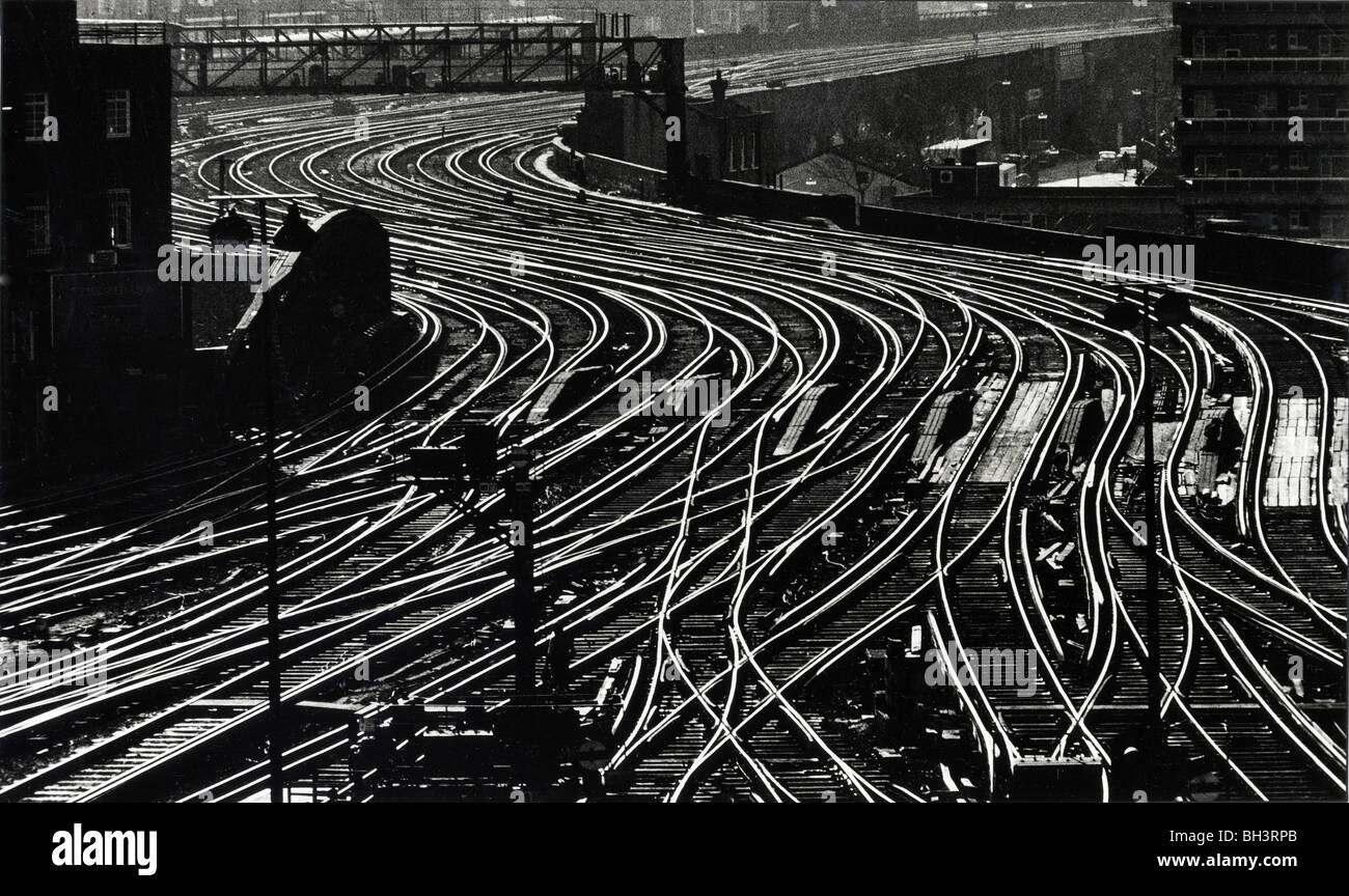 The Railway tracks serving the 21 platforms of Waterloo Station, London ...