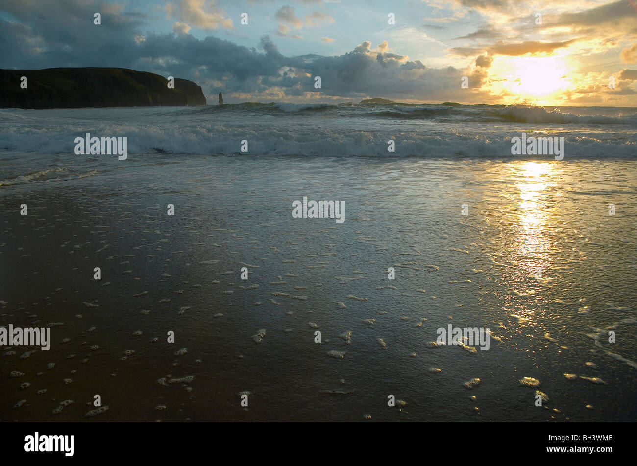 Sandwood bay surf hi-res stock photography and images - Alamy