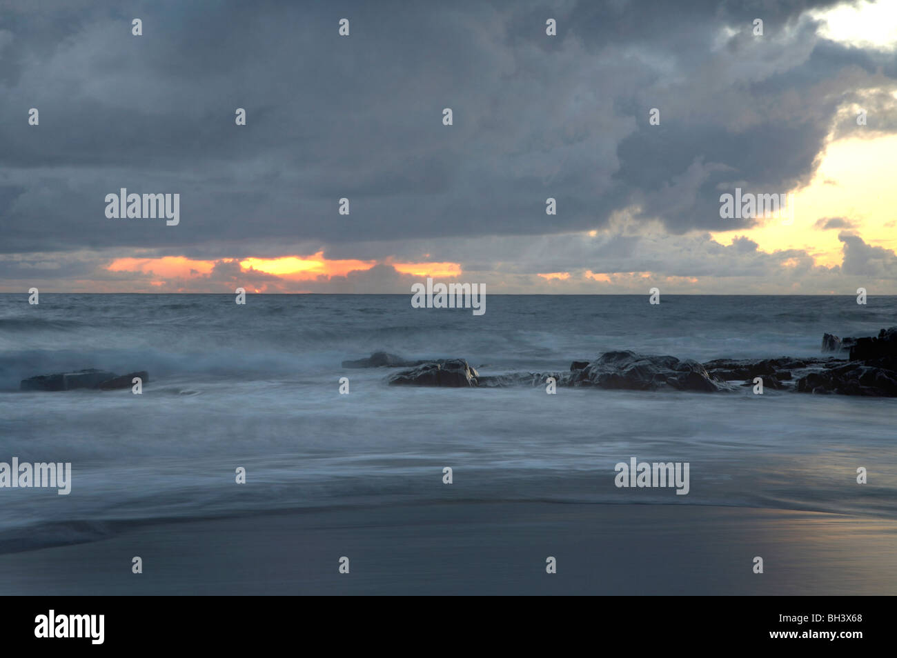 Surf and sky at sandwood bay hi-res stock photography and images - Alamy