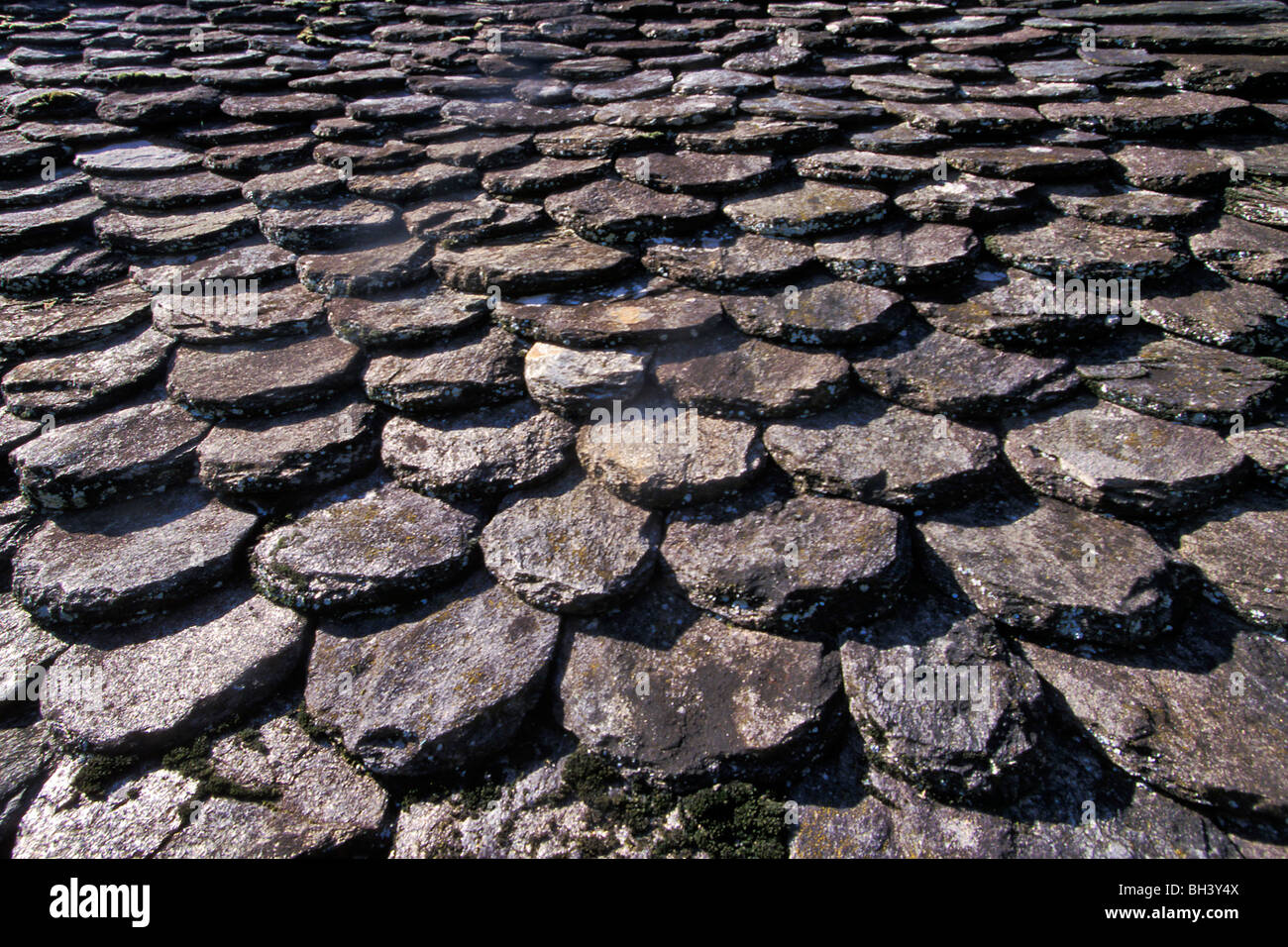 SLATE ROOF, AVEYRON (12), FRANCE Stock Photo - Alamy