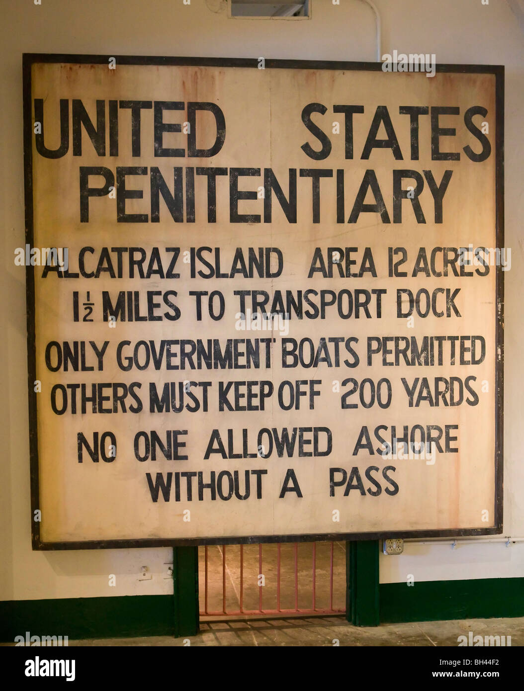 Alcatraz prison sign hi-res stock photography and images - Alamy