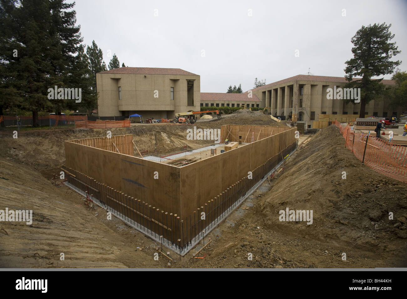 Stanford university neukom building hi-res stock photography and images ...