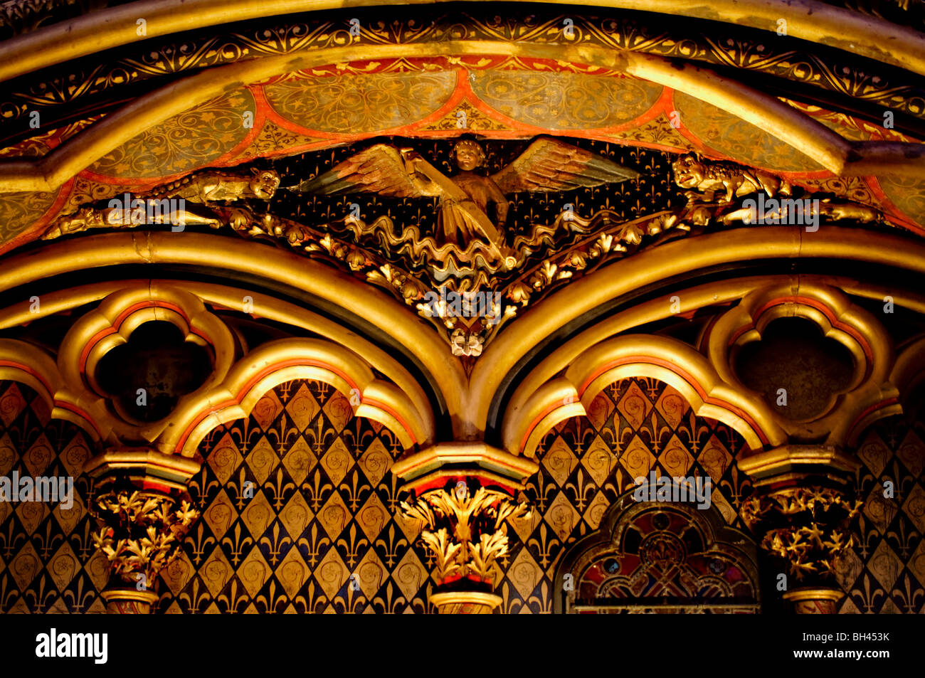 Angel with scroll hi-res stock photography and images - Alamy