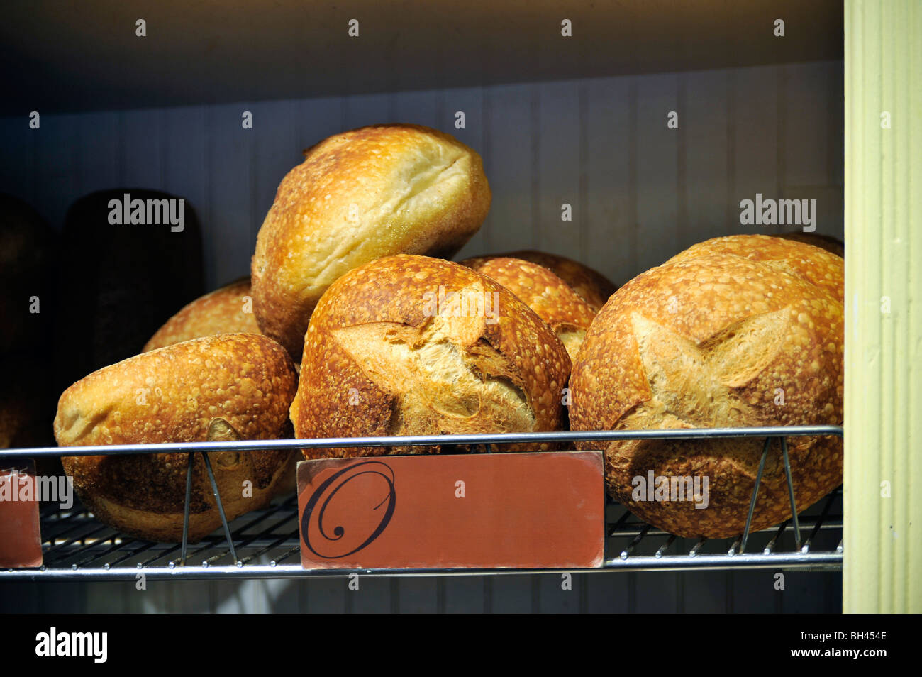Artisan bread display hi-res stock photography and images - Alamy