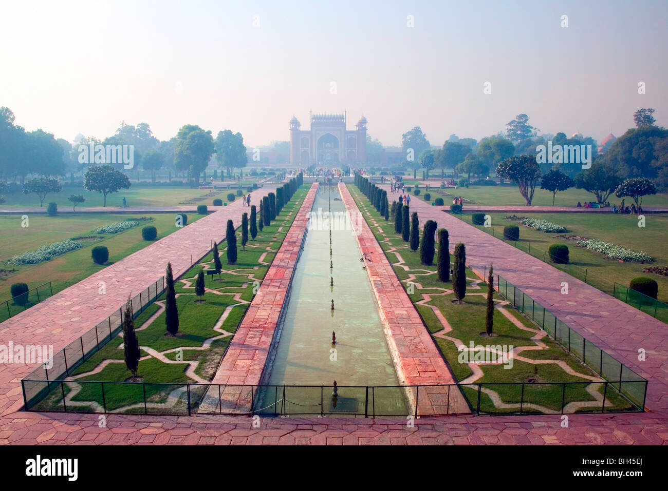 Entrance gate to the Taj Mahal Stock Photo - Alamy