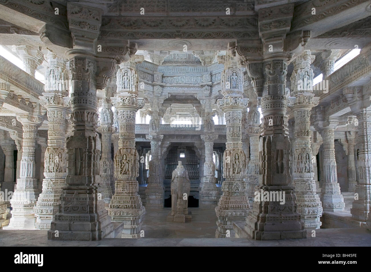 Interior view of Ranakpur temple in Rajasthan showing some of its 1444 ...