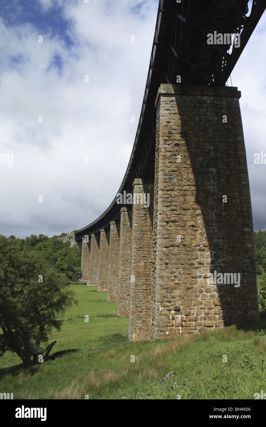 East coast main line viaduct hi-res stock photography and images - Alamy