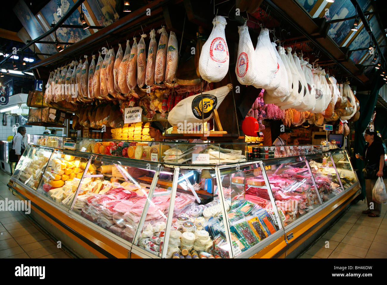 People at Mercado Central the city central market, Mendoza, Argentina ...