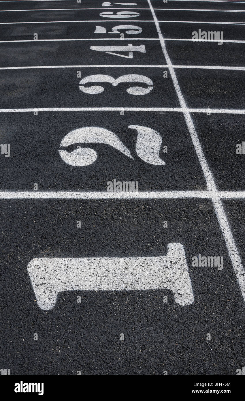 Start numbers on running track hi-res stock photography and images - Alamy