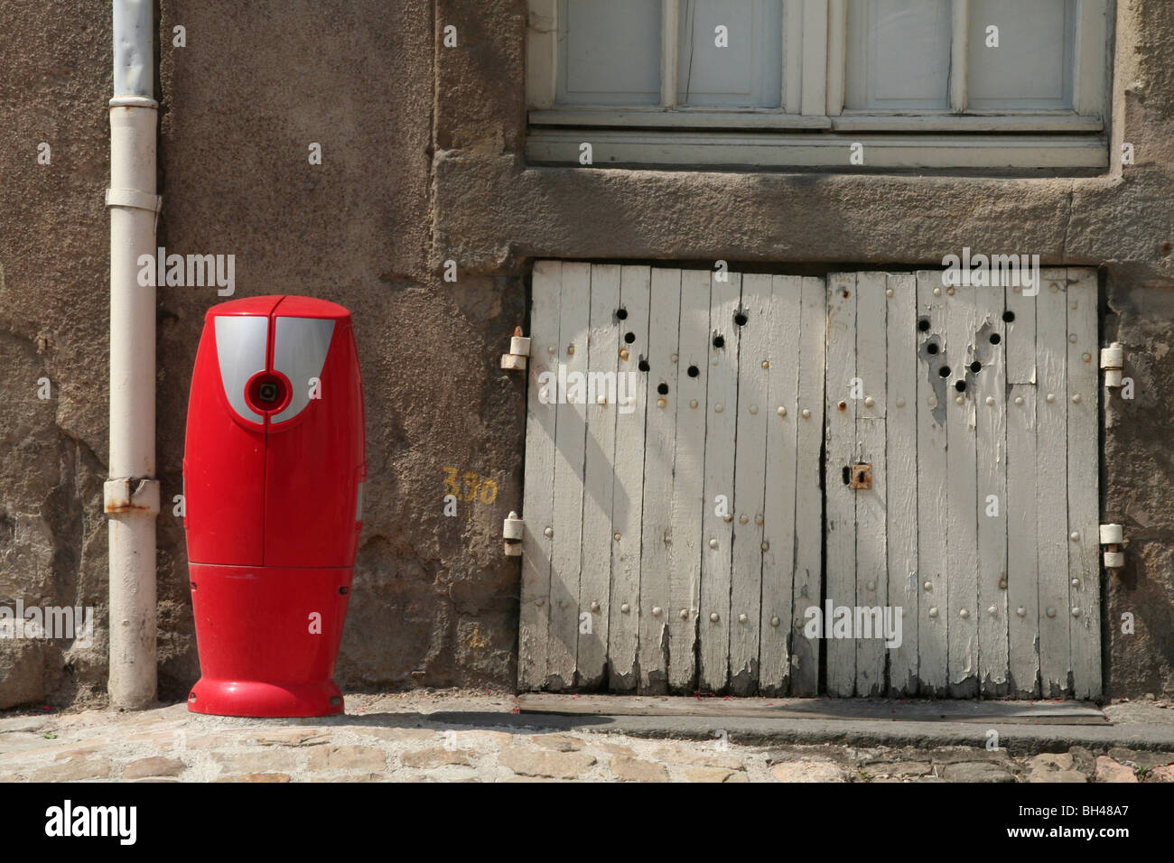 Fire plug hi-res stock photography and images - Alamy