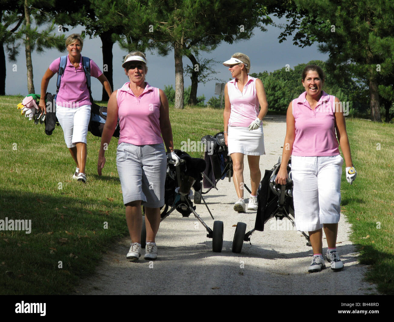 Pink ladies golf team at Bawburgh Golf Club playing in Balloons 4 ...