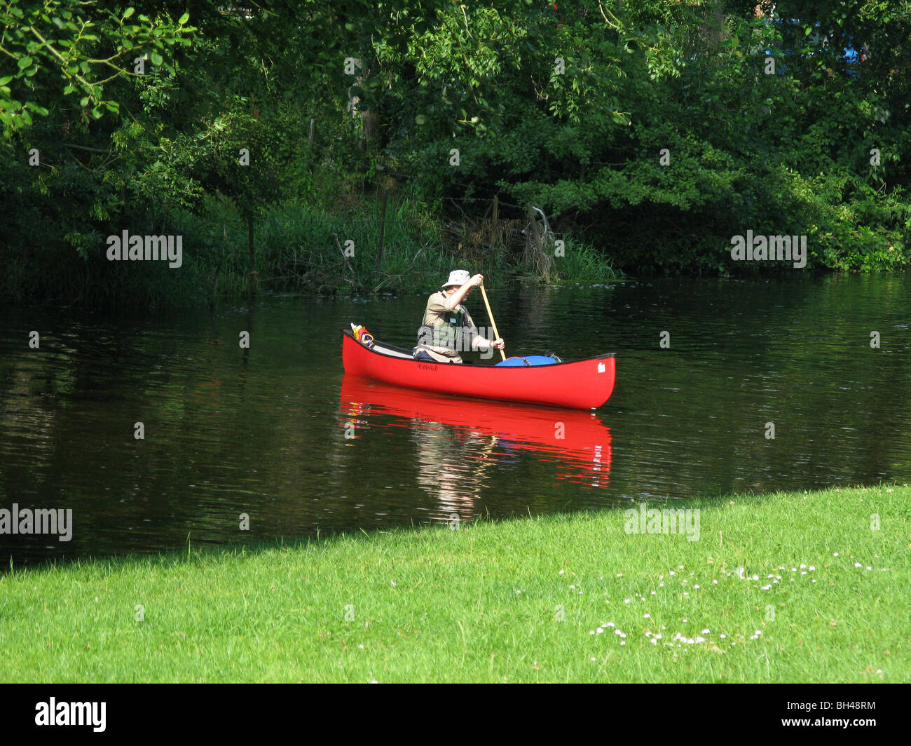 Man in rowing boat hi-res stock photography and images - Alamy