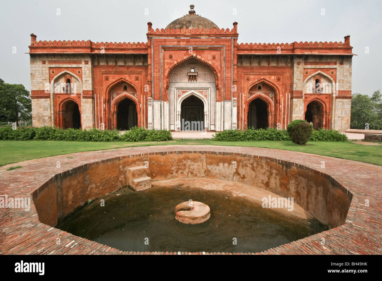 India Islam Old Delhi Purana Qila-i-Kuhna Mosque Stock Photo - Alamy