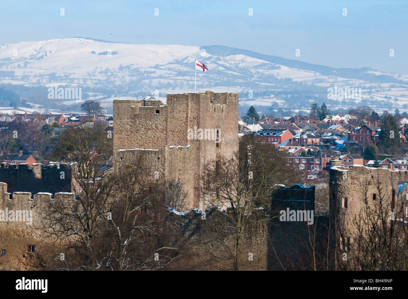 Ludlow castle, Shropshire, in winter snow from Whitcliffe Stock Photo ...