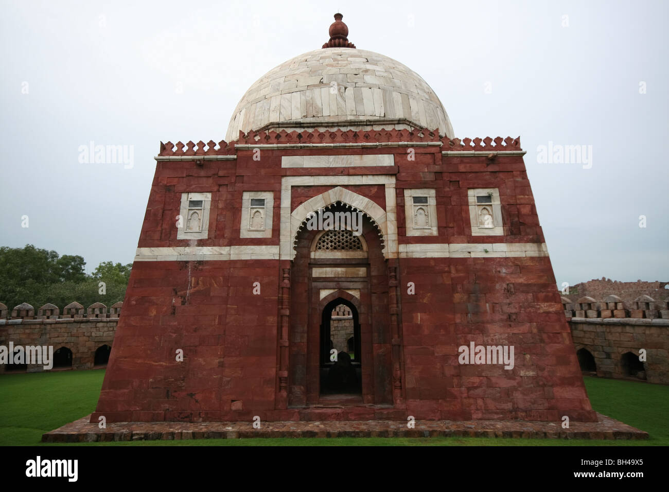 Delhi Gyas-ud-Din Tomb India Islam Tughluqabad Stock Photo - Alamy
