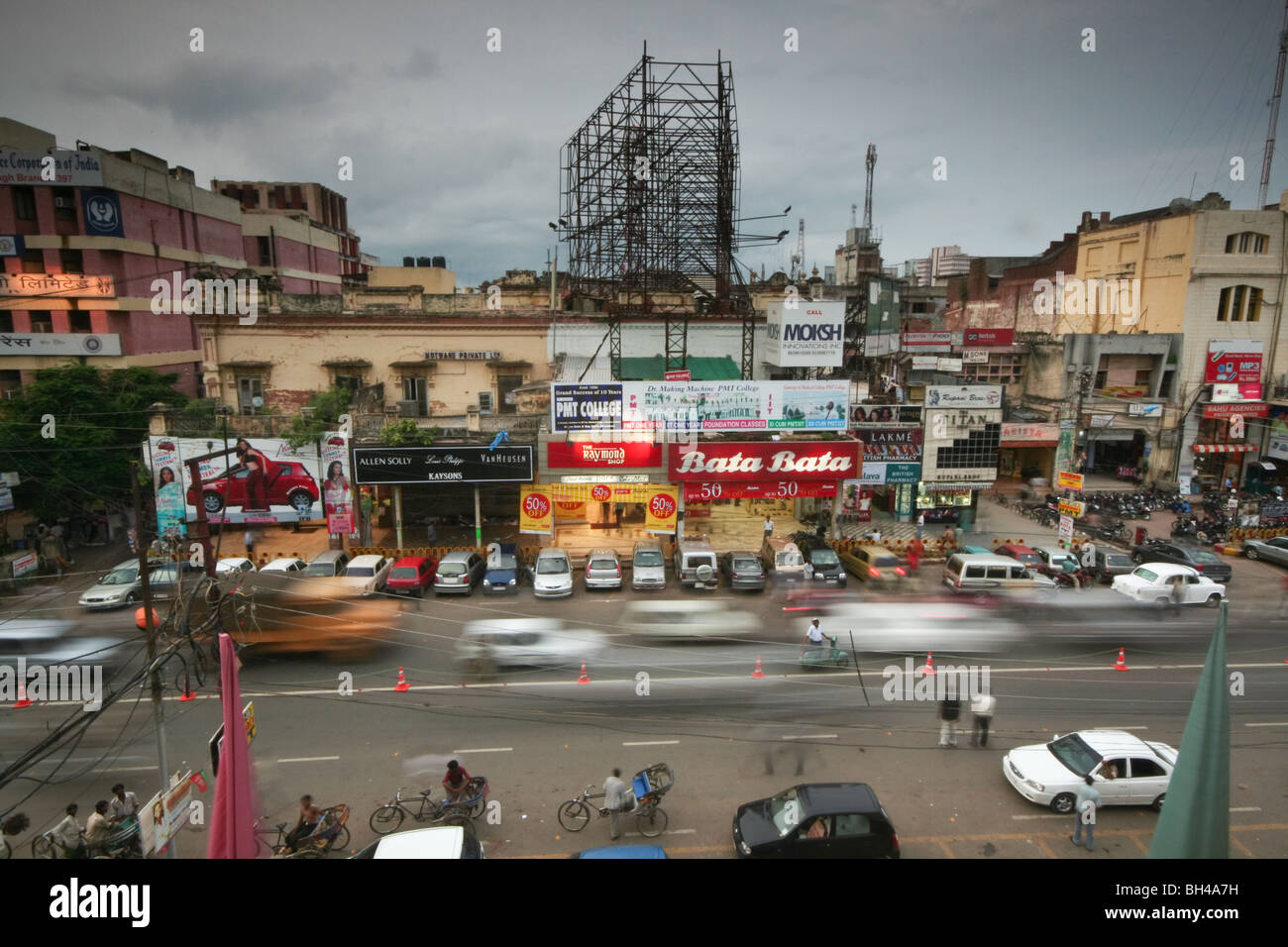 Lucknow streets hi-res stock photography and images - Alamy