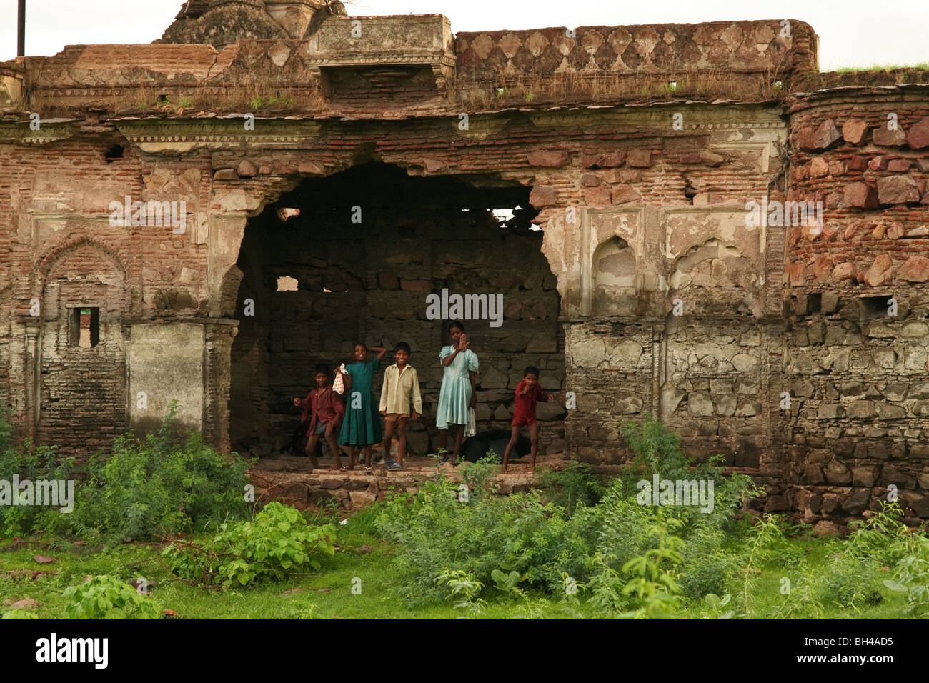 Datia India Kids Madhya Pradesh Villagers Work Stock Photo - Alamy