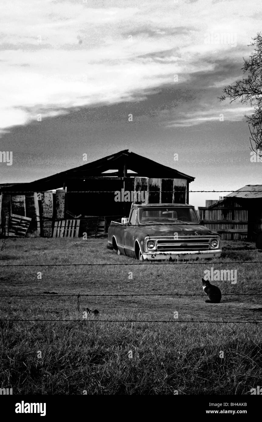 Farm scenes of rural America with rustic barns, charming homes ...