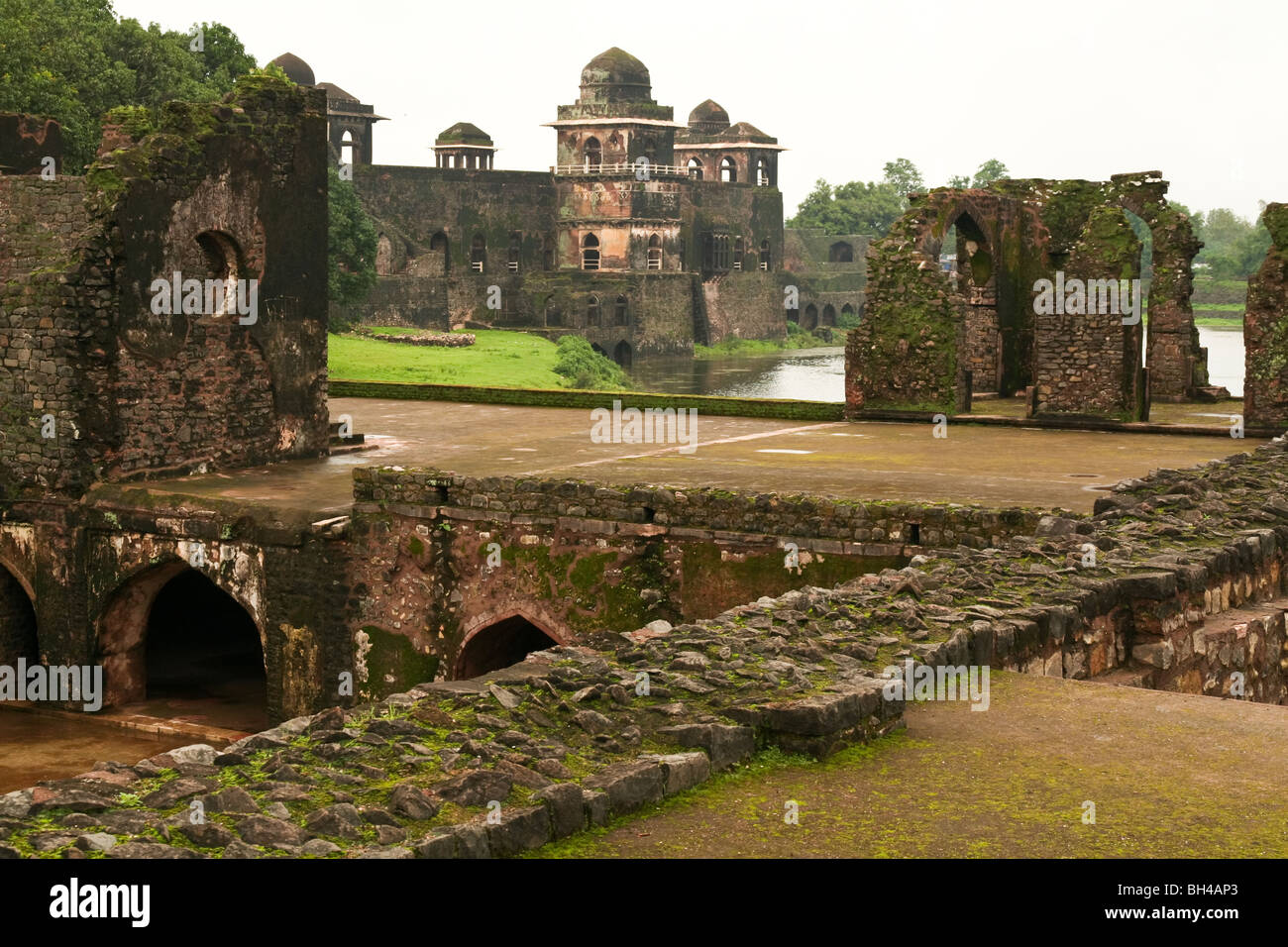 Historical Sites India Madhya Pradesh Mandu Palace Stock Photo - Alamy