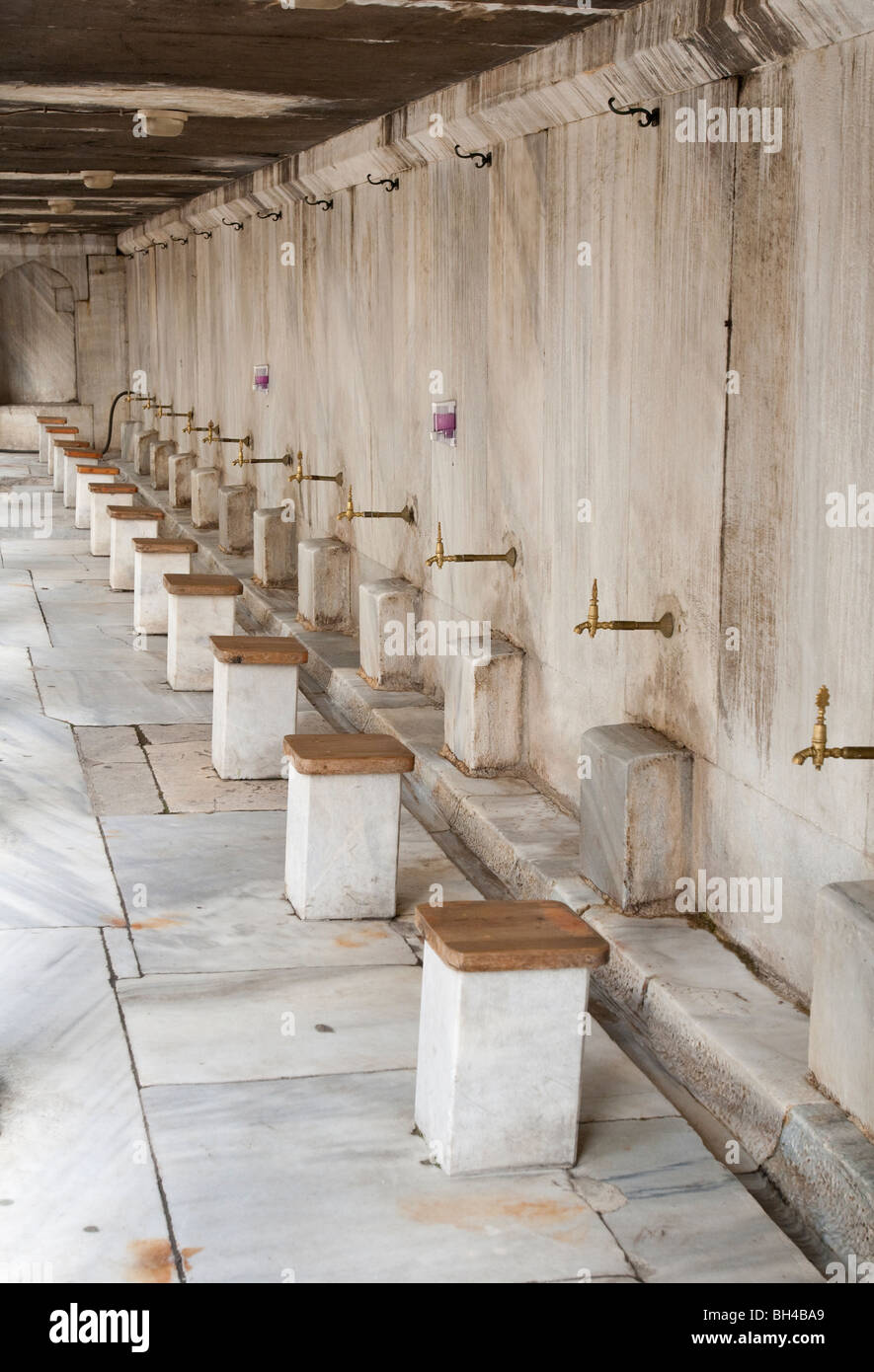 Washing stools, the Blue Mosque, Istanbul Stock Photo - Alamy