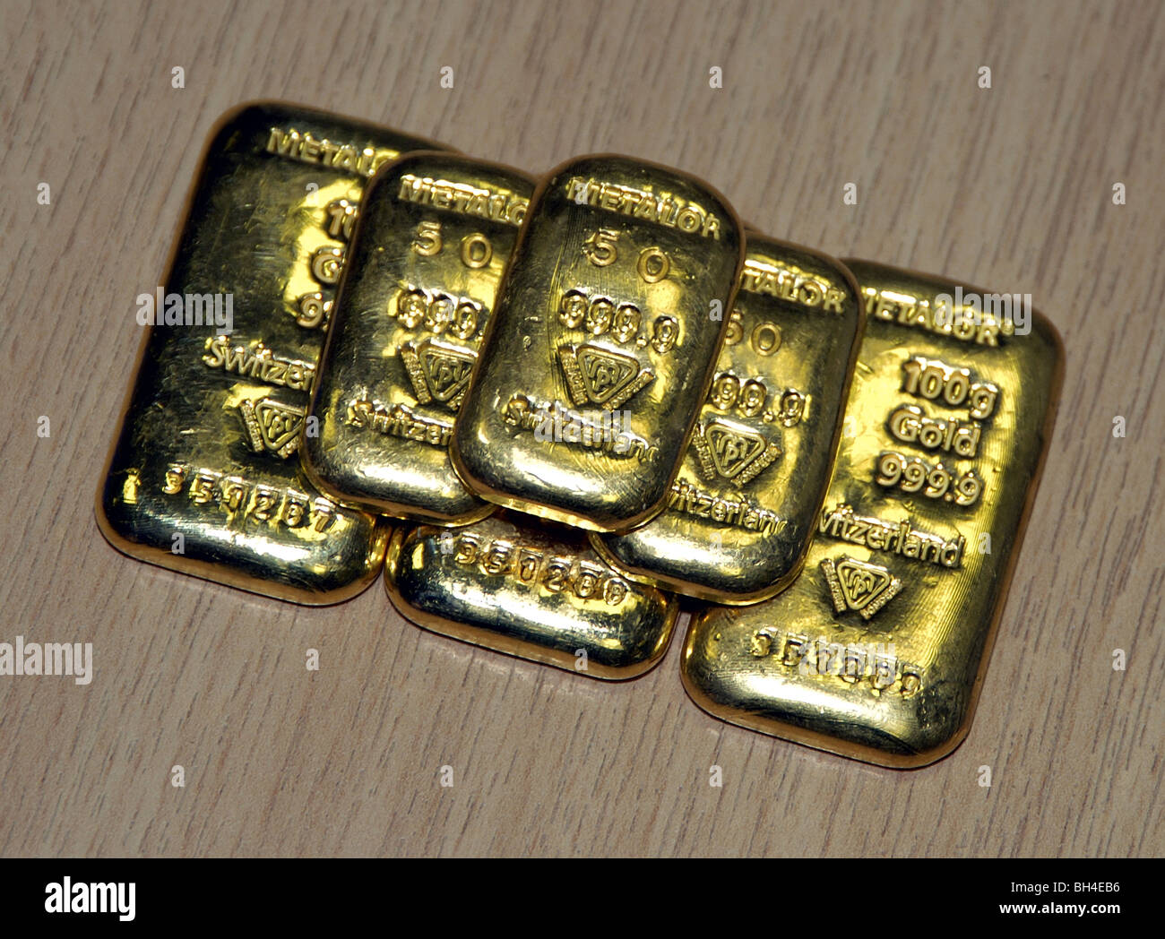Gold Bar Bullion Ingots Stock Photo - Alamy