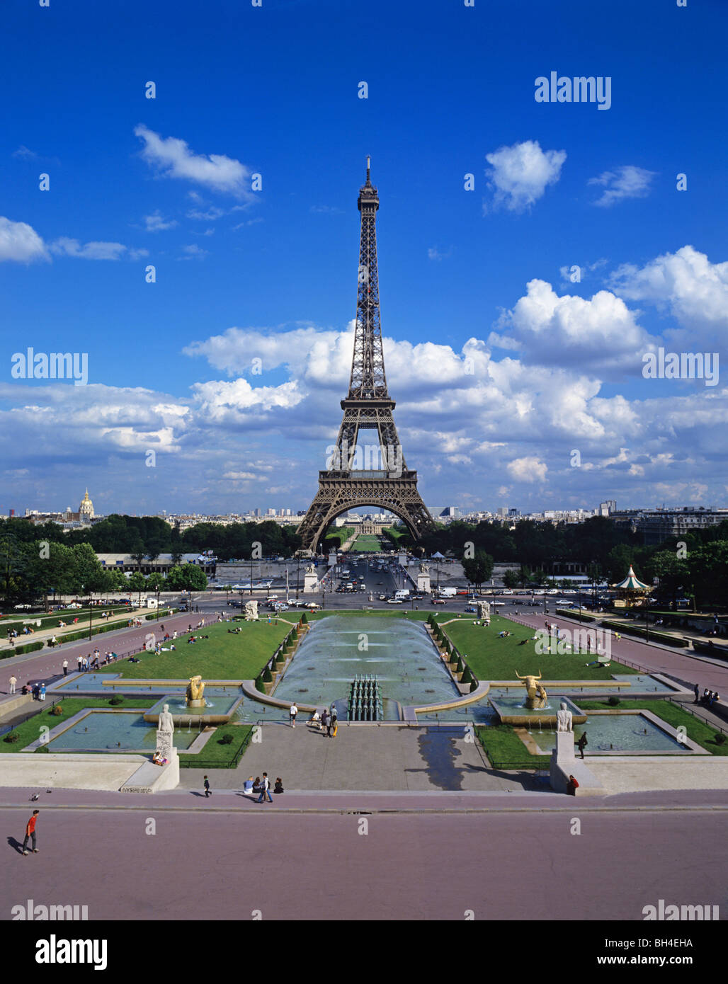 Paris - View of the Eiffel Tower and city Stock Photo - Alamy