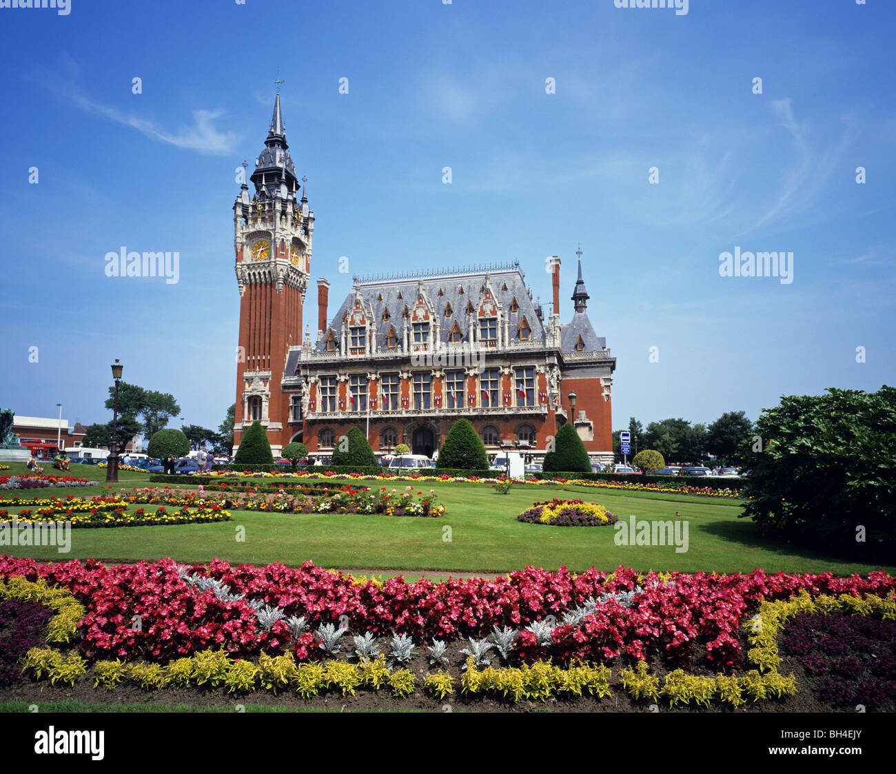 Calais France Hotel De Ville Gardens High Resolution Stock Photography and Images - Alamy
