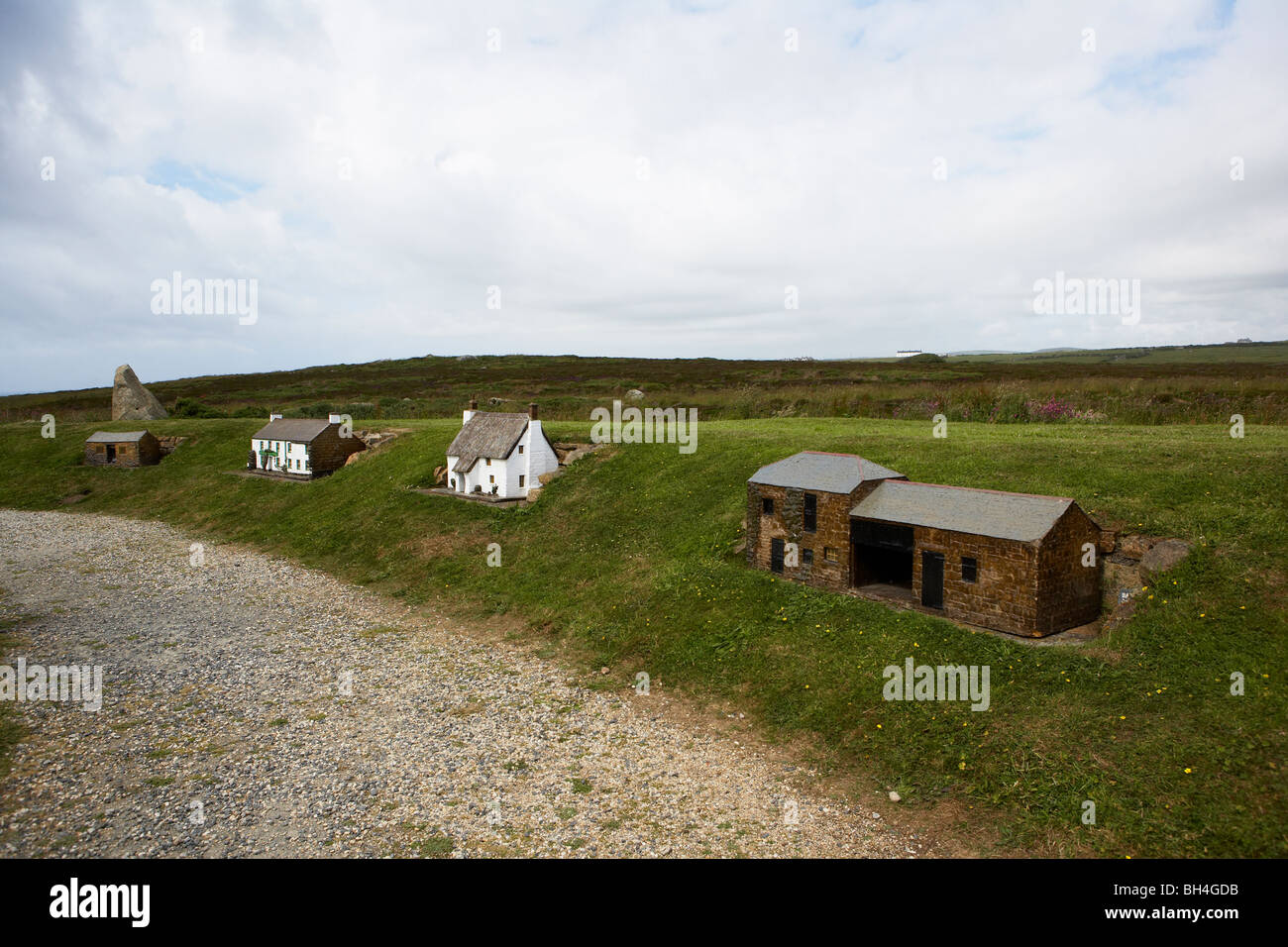 Country houses cornwall hi-res stock photography and images - Alamy