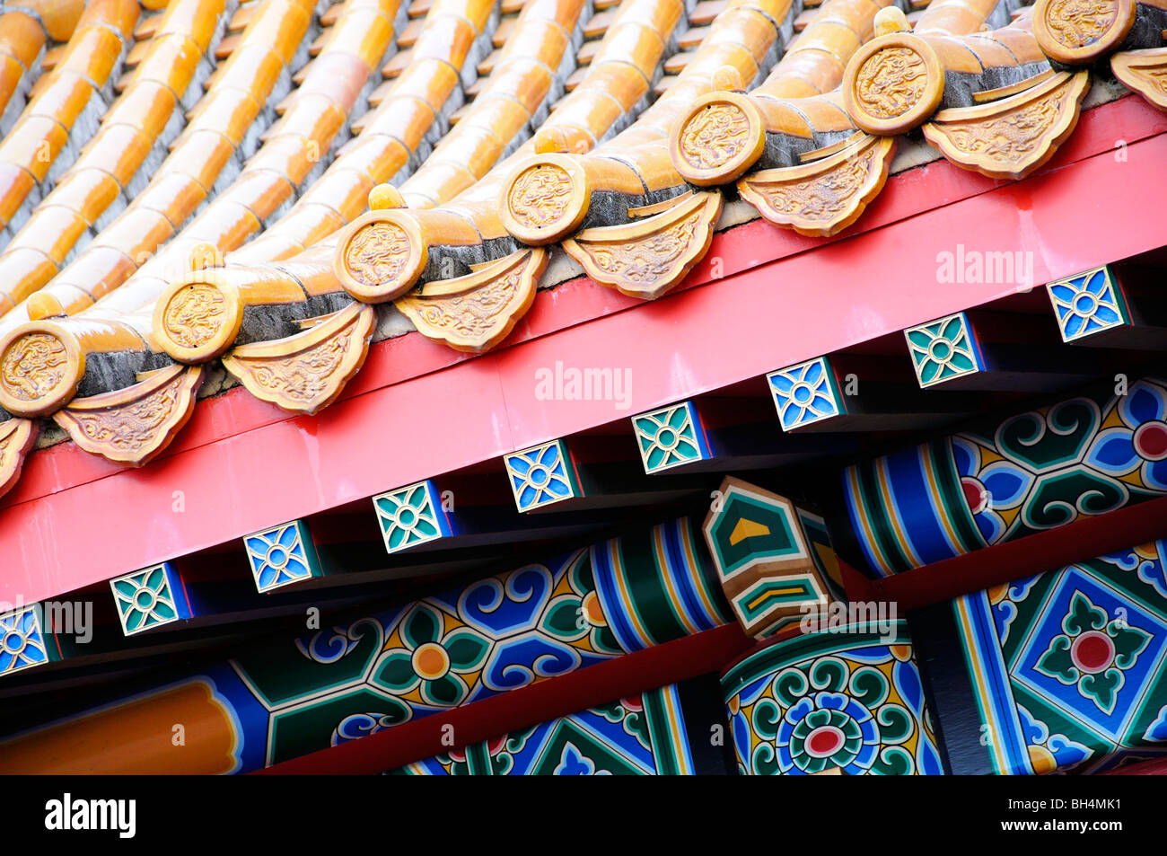 Detail of Temple of Heaven, Chinese Exhibit at Epcot, Disneyworld ...