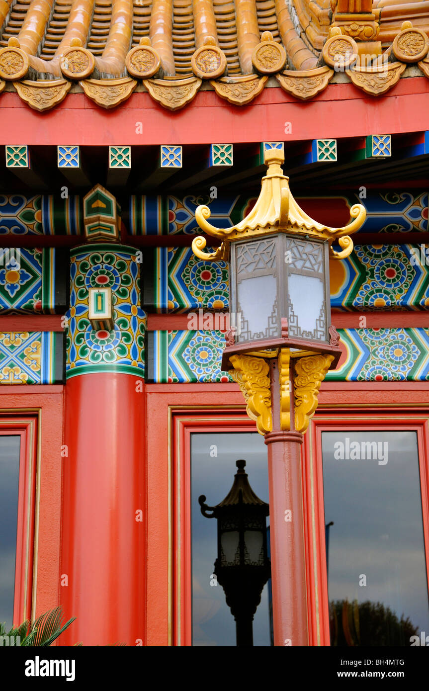 Detail of Temple of Heaven, Chinese Exhibit at Epcot, Disneyworld ...