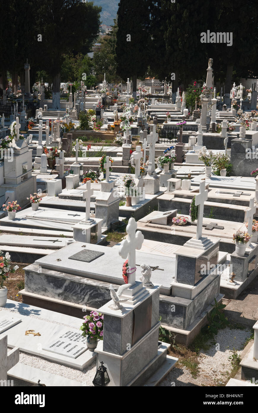 Greek Cemetery, Poros, Greece Stock Photo - Alamy