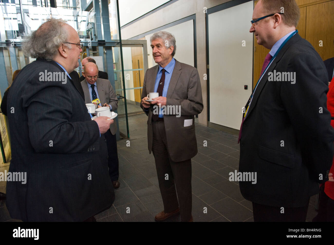 Rhodri Morgan AM gives his last lobby briefing to Welsh journalists as ...