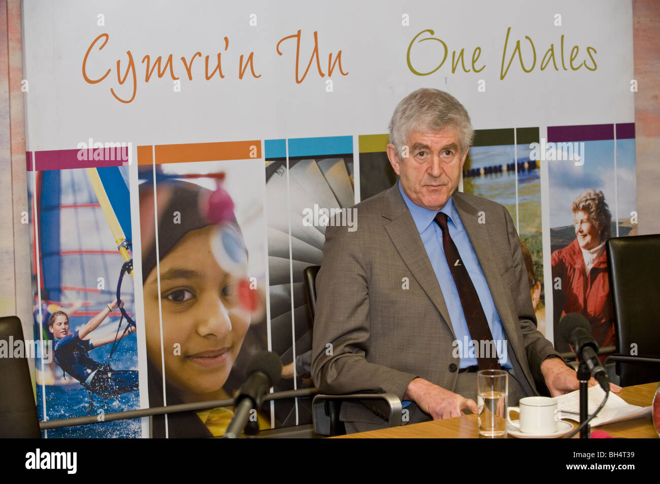 Lobby briefing hi-res stock photography and images - Alamy